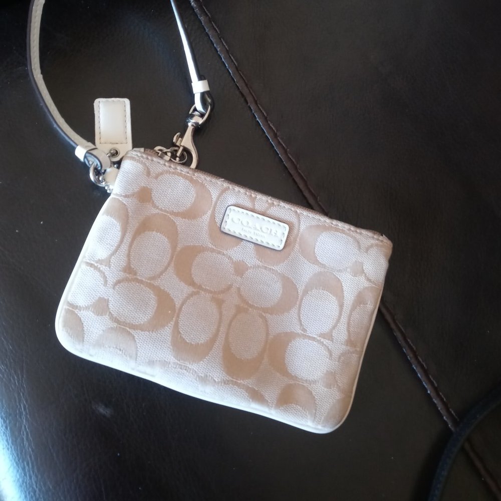 Coach Signature Wristlet Wallet - Gem